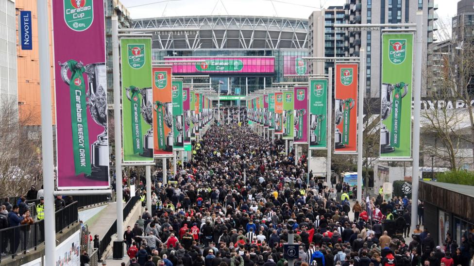 Newcastle United fans at Wembley hoping for Carabao Cup final win - BBC ...