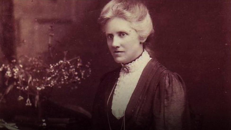 James Sayers: Antrim scientist commemorated with blue plaque - BBC News