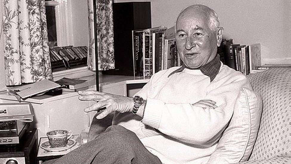 Doctor in the House author Richard Gordon dies aged 95 - BBC News