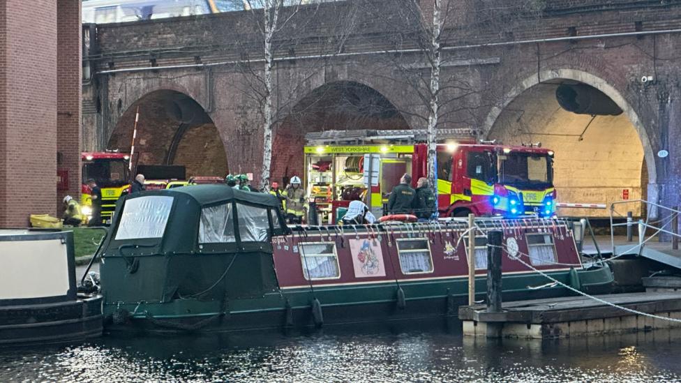 Residents evacuated after fire in high-rise Leeds apartment - BBC News