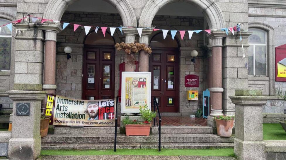 Exhibition displays Devon and Cornwall homelessness experiences - BBC News