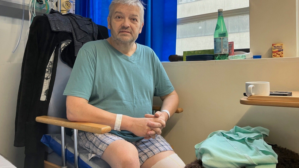 Diabetes: Patient chose to amputate limb to save his life - BBC News