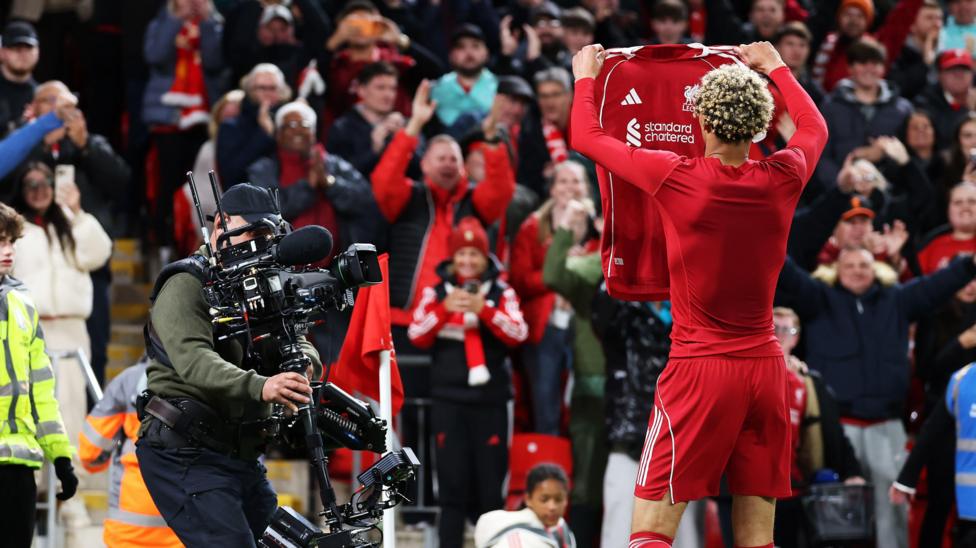 Liverpool 2-1 Southampton: Ten-man Liverpool beat Saints as Alexander ...