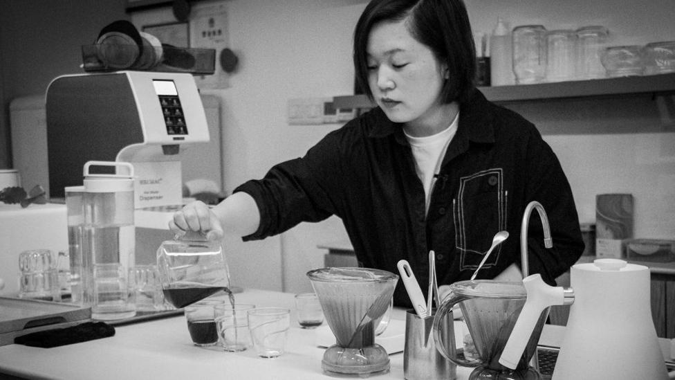 Shanghai: How the coffee shop culture became popular in the city - BBC News