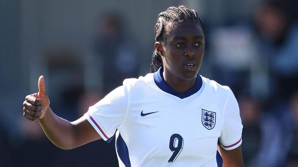 Michelle Agyemang replaces injured Alessia Russo for first England call ...