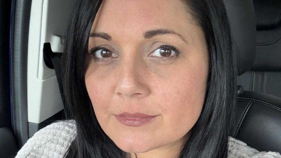 Mansfield: Parents angry after pupils forced to dump a GCSE - BBC News