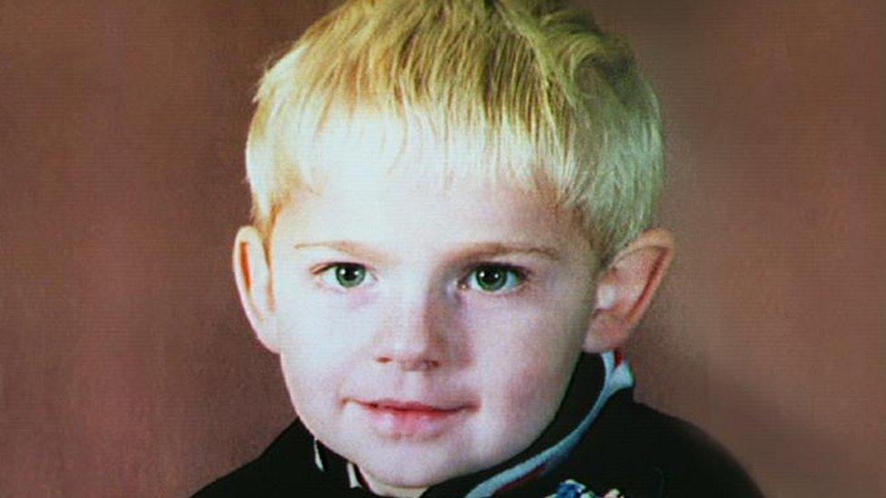 Warrington bomb victim Johnathan Ball's grave to be restored - BBC News