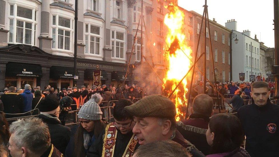 Apprentice Boys' Lundy parade in Londonderry - BBC News