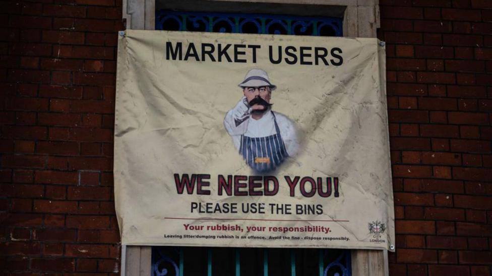 City of London: Plan to move historic markets to Dagenham halted - BBC News