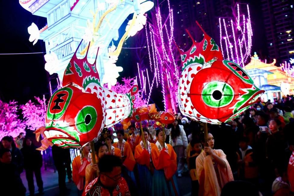 Lunar New Year: How did people celebrate the Lantern Festival? - BBC ...