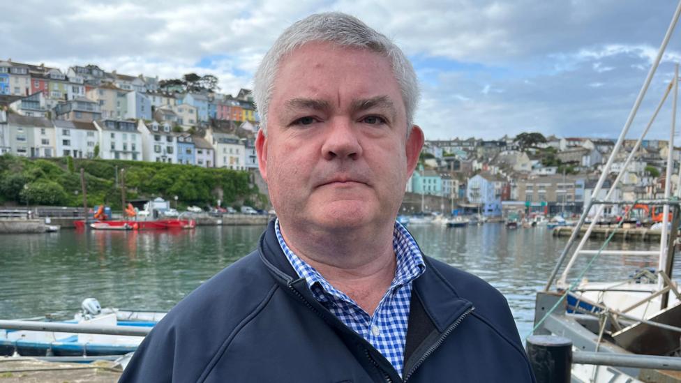 Cases of Brixham cryptosporidium outbreak reach 100 - BBC News