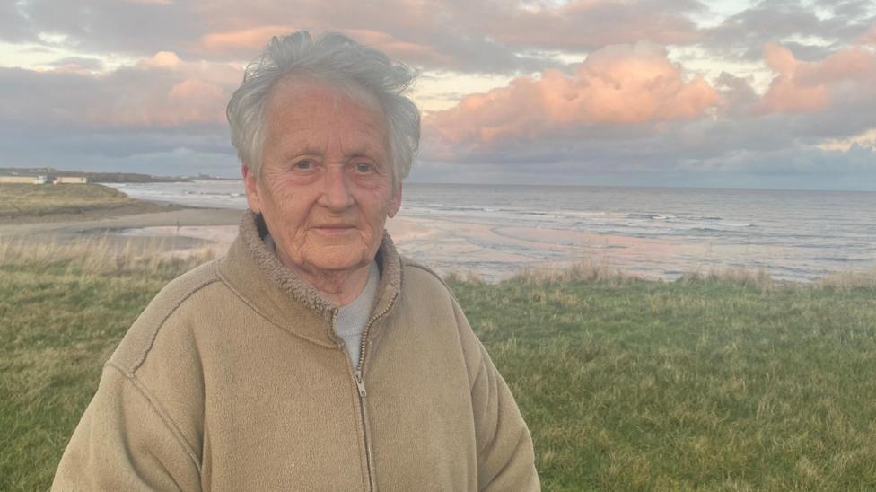 'I couldn't play on Cambois beach because of WW2 landmines' - BBC News