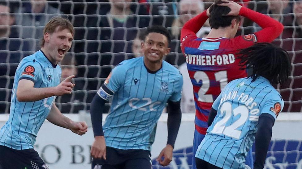 Gus Scott-Morriss: Southend full-back reaches 15 goals for the season ...