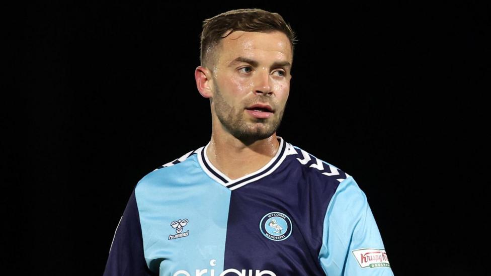 Matt Butcher: Bristol Rovers sign Wycombe midfielder on loan - BBC Sport