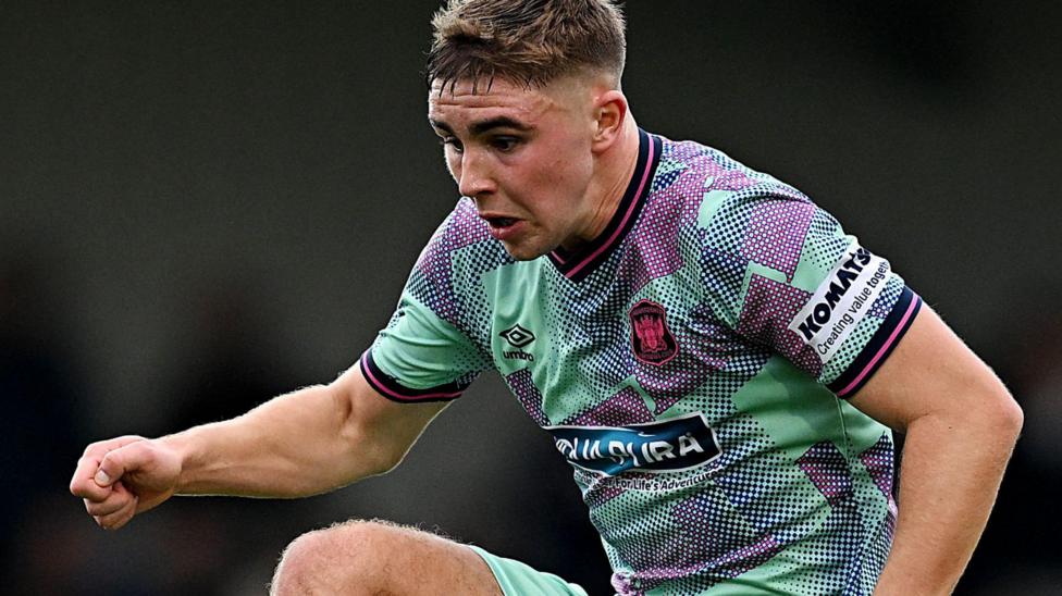 Harrison Neal: Fleetwood Town sign Carlisle United midfielder - BBC Sport