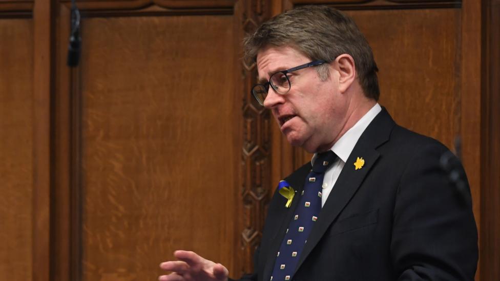 Kevin Brennan: Labour Cardiff West MP says he is standing down - BBC News