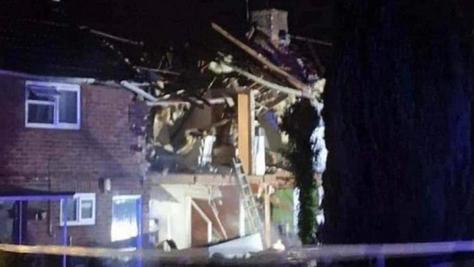 Four injured in Evesham suspected gas explosion - BBC News