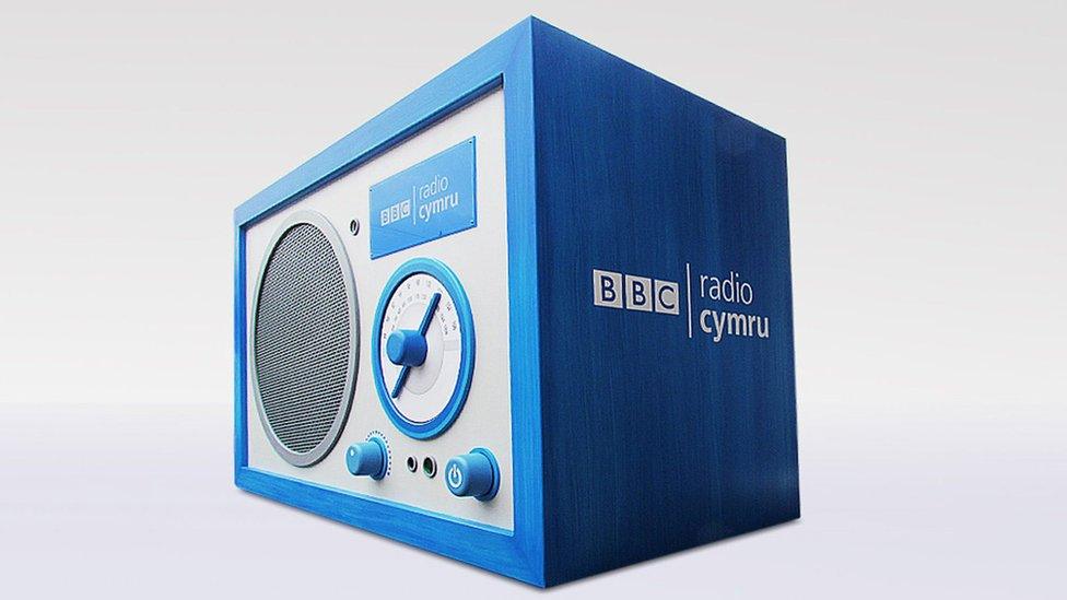 BBC Radio Cymru audience figures hit 21st Century low - BBC News