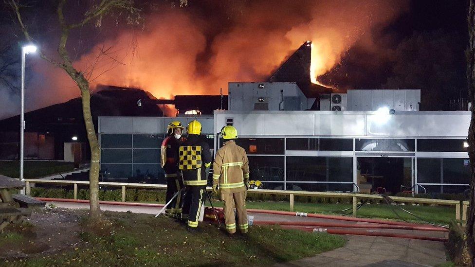 Fleet M3 service station fire engulfs restaurant building - BBC News