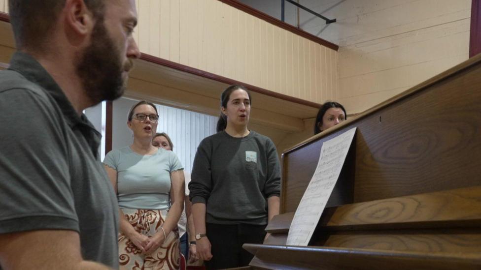 Dysgwr y Flwyddyn 2025: Cwrdd â Rachel Bedwin - BBC Cymru Fyw