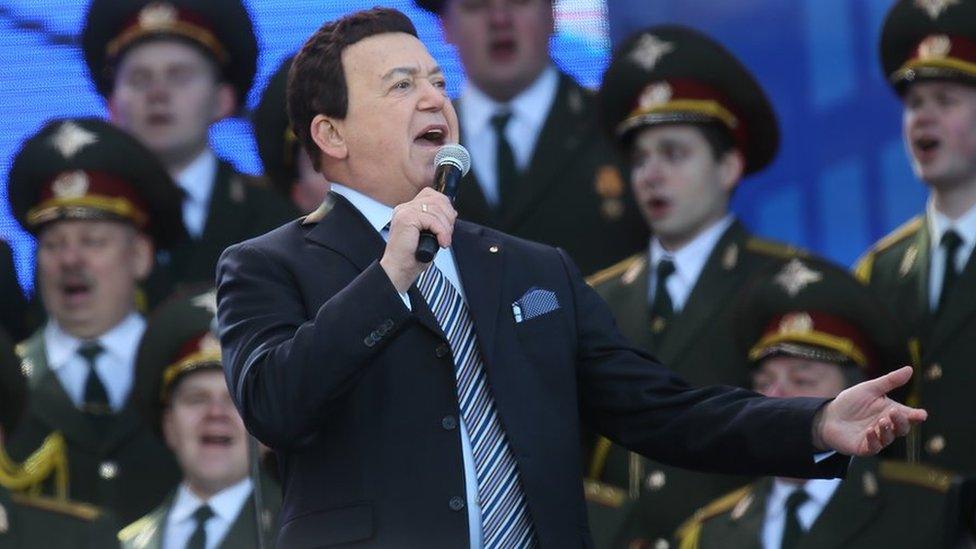 Iosif Kobzon: Russians mourn 'Soviet Sinatra' - BBC News