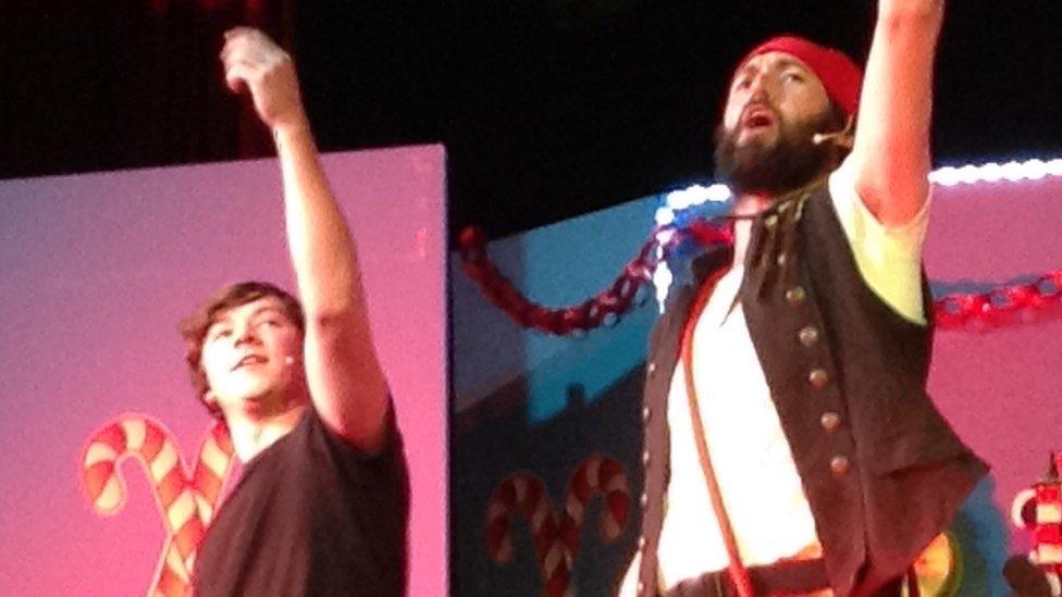 Cywion newydd ar daith - BBC Cymru Fyw