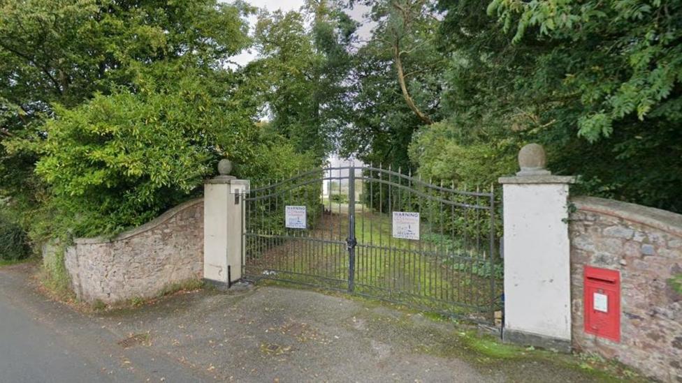 Devon homes scheme for historic site approved by council - BBC News