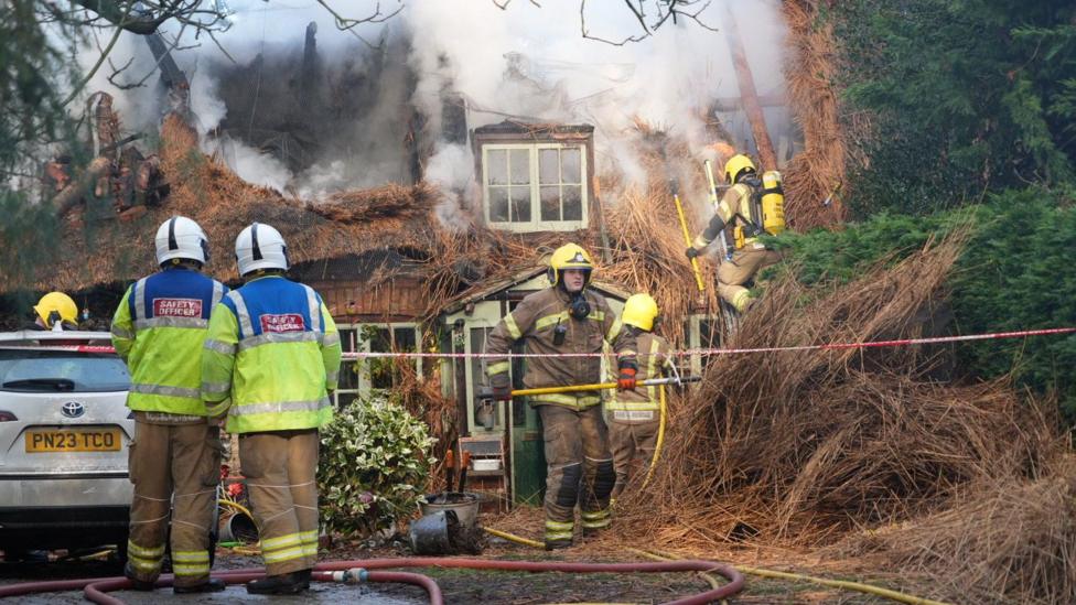 Fire at 350-year-old thatched home in Norfolk deemed accidental - BBC News