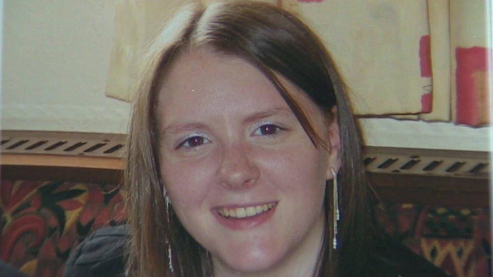 Sarah Moore: Medics 'did not fully consider risk to mum's life' - BBC News