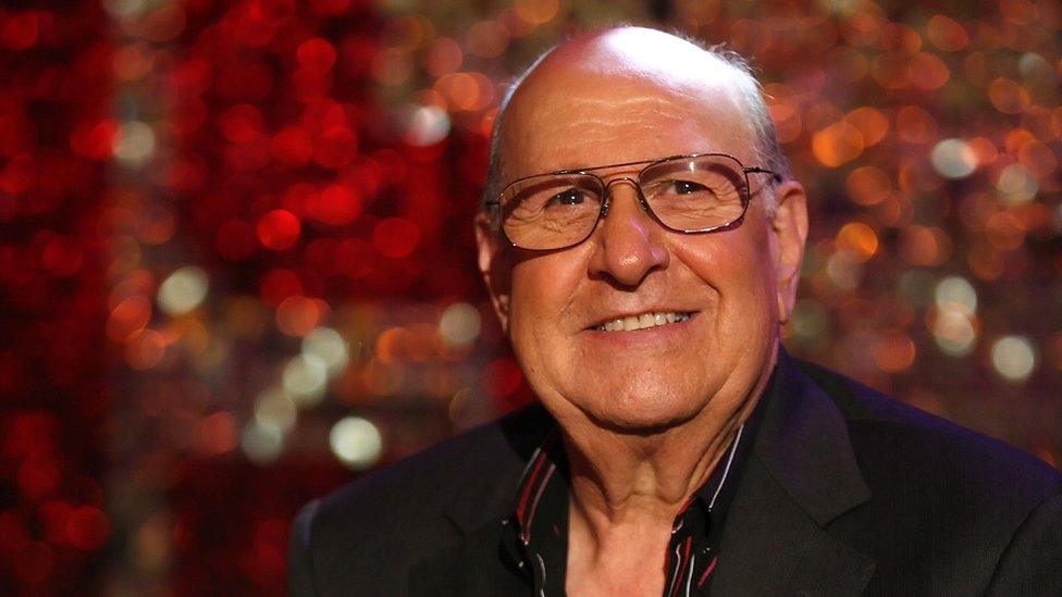 Joe Esposito: Elvis Presley's friend and aide dies aged 78 - BBC News