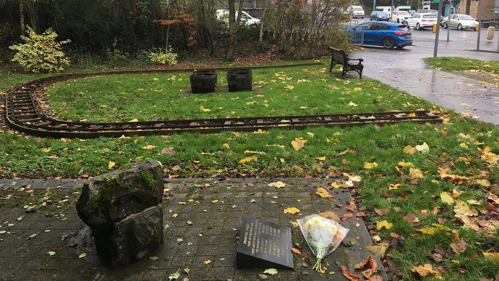 Omagh rail tragedy: Heritage project recalls 1950 disaster - BBC News