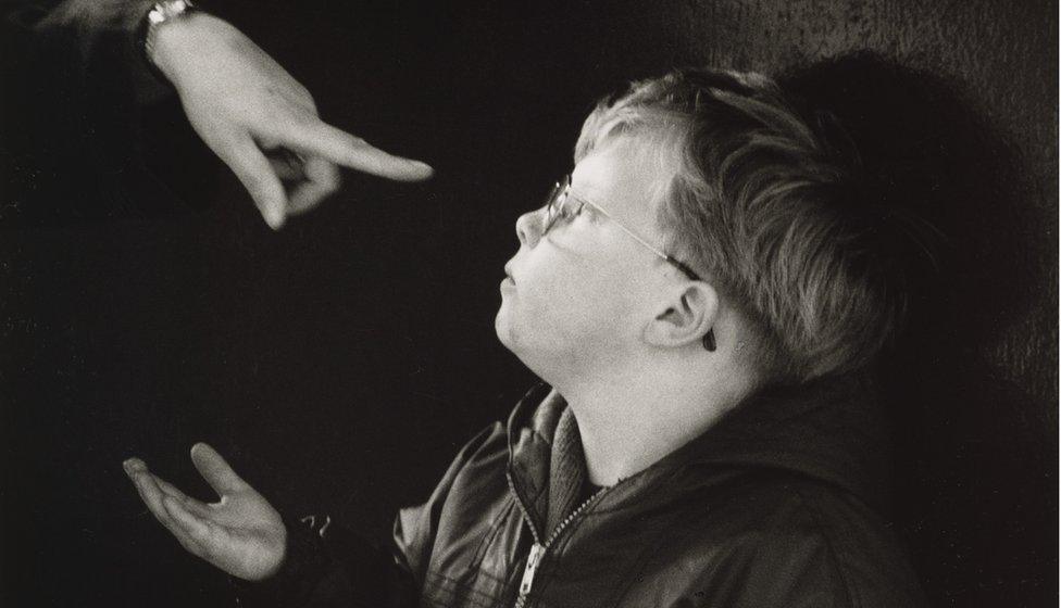 New Scottish photo exhibition explores childhood - BBC News