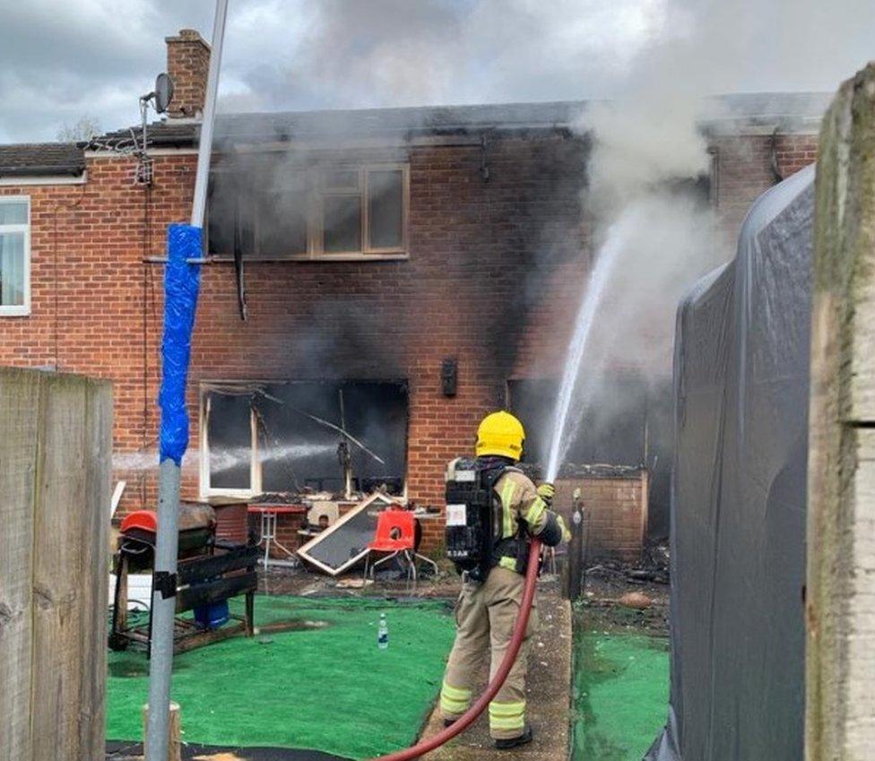 Basingstoke fire: People ignore cordon to film house blaze on phones ...