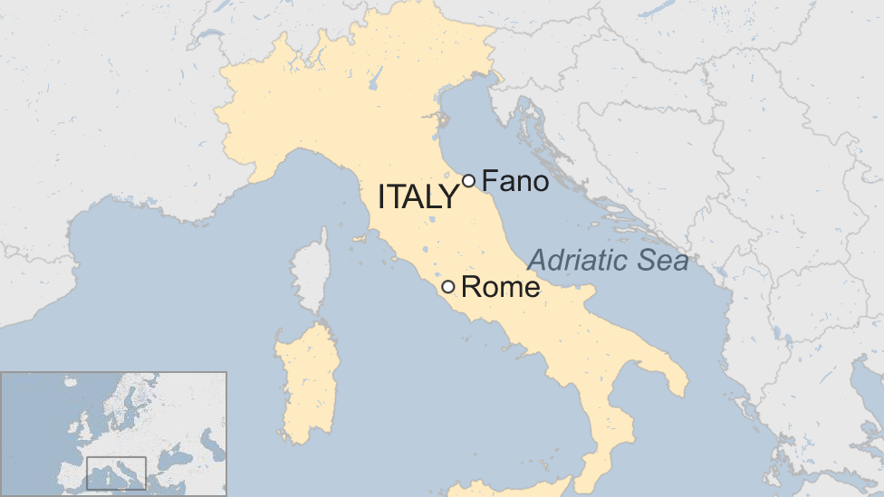 Italy bomb: World War Two device forces mass evacuation in Fano - BBC News