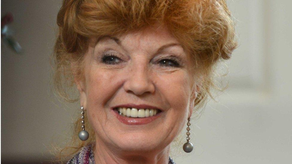 Rula Lenska banned for drink-drive crash - BBC News