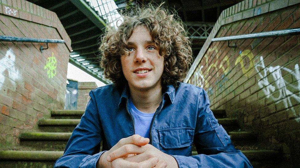 Alex Spencer: Busker, 16, releases first single after record deal - BBC ...