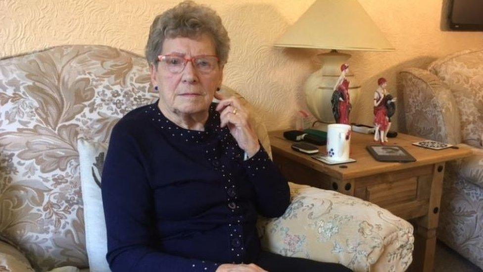 Chadderton mugging victim, 93, 'thought she was a goner' - BBC News