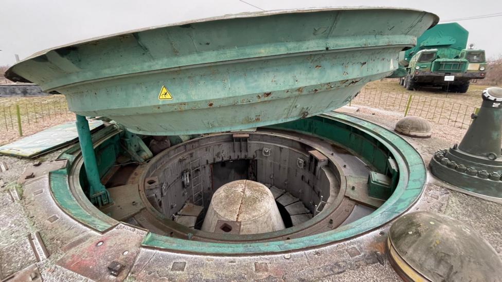 Ukraine gave up its nuclear weapons in 1994. Now it's asking why - BBC News