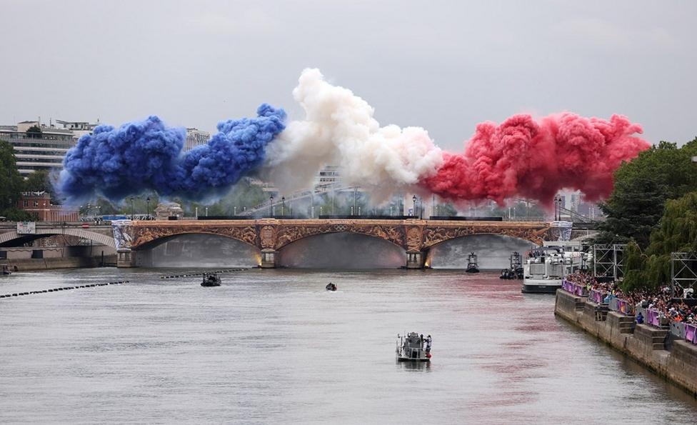 Spectacular photos from the Paris 2024 Olympic opening ceremony - BBC News