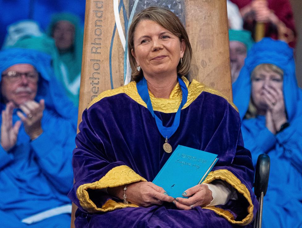 Eurgain Haf yn ennill Medal Ryddiaith Eisteddfod Rhondda Cynon Taf ...
