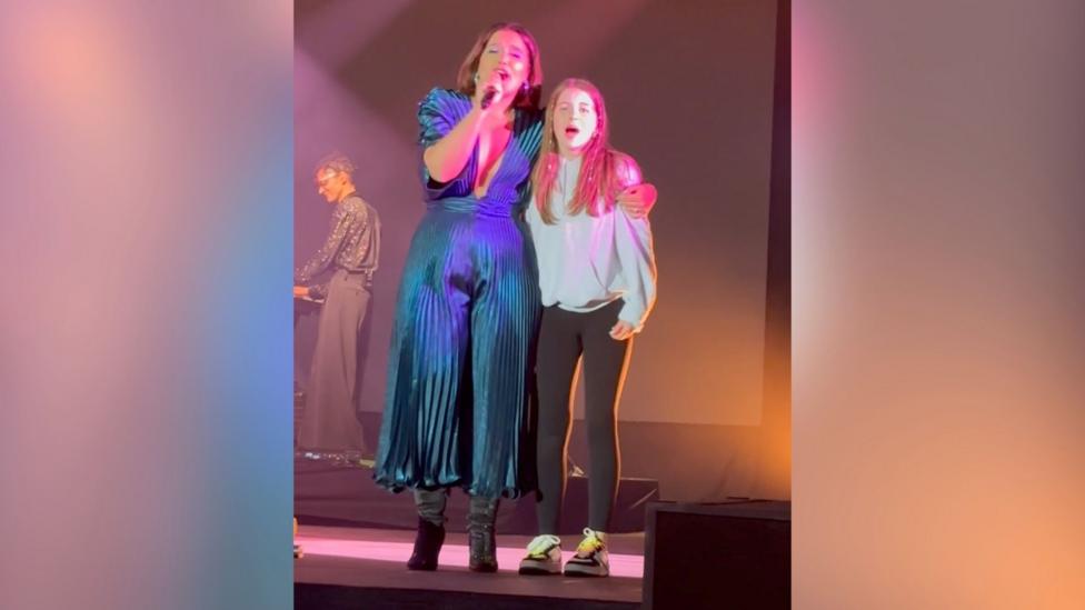 EastEnders actress Pam St Clement visits Oxford SEND school - BBC News