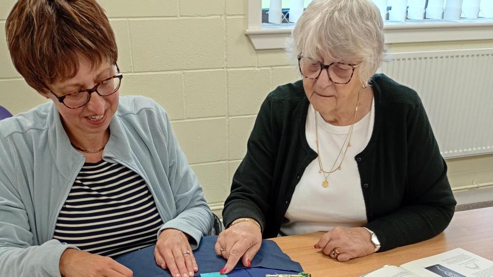Appeal to save fading craft of handmade lace - BBC News