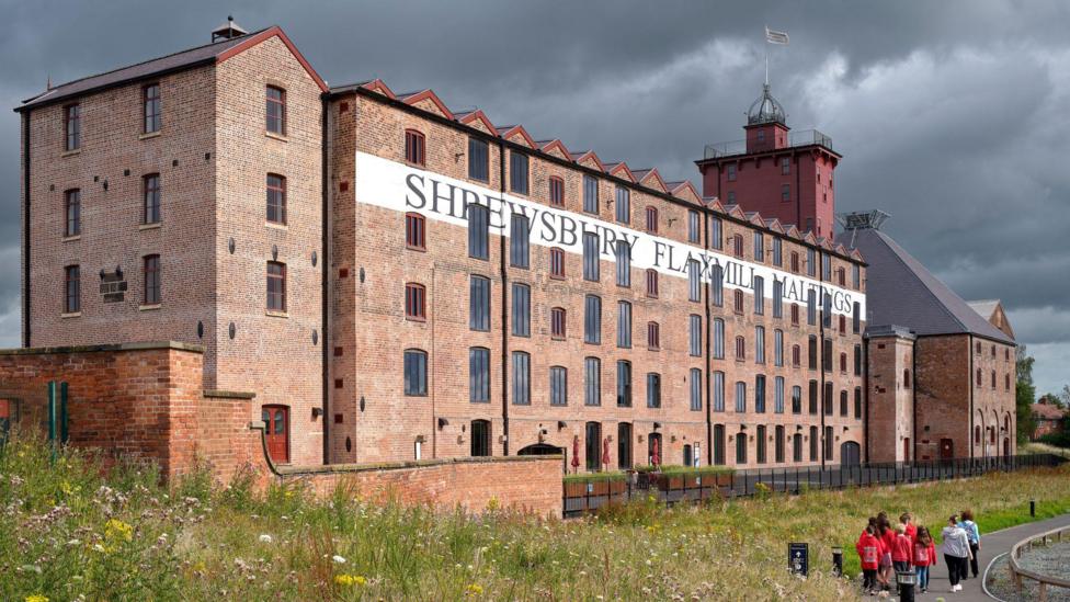 Berkswell Windmill: Volunteers repaint sails of historic building - BBC ...