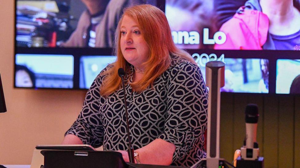 Anna Lo: UK's first Chinese parliamentarian remembered at QUB - BBC News