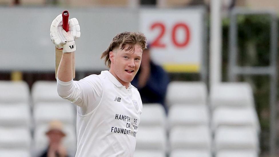 Tom Prest hits career-best 156 to help Hampshire draw with Essex - BBC ...