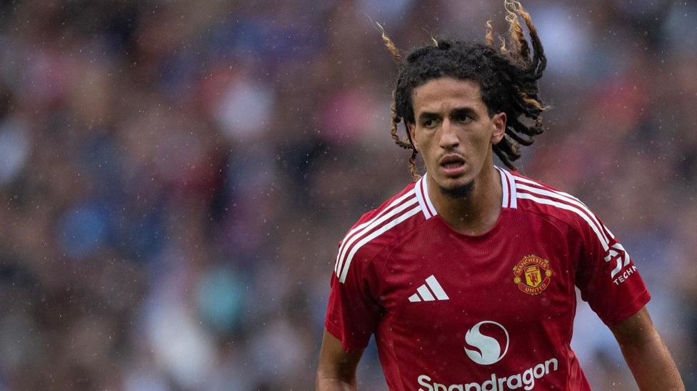 Hannibal Mejbri: Burnley sign midfielder from Manchester United - BBC Sport
