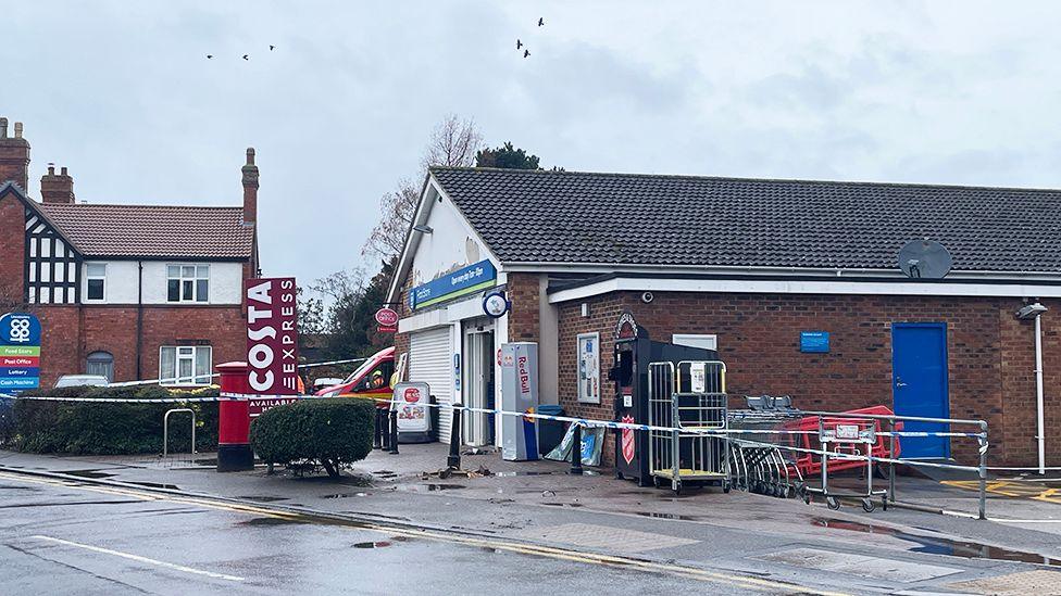 Police appeal after ram raid on Billinghay Co-op - BBC News