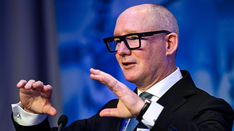 Irish President: Former meteorologist aims to join Humphreys in October ...