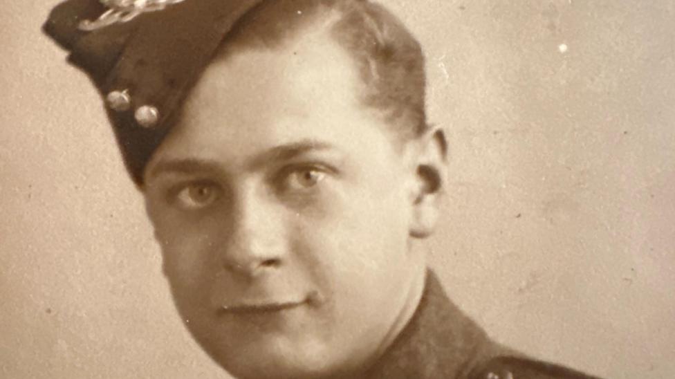 James Fenton: Burma Star veteran recalls 'godsend' of VJ Day - BBC News