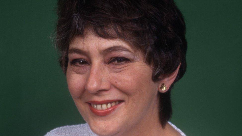 Mari Griffith: BBC broadcaster, musician and writer dies - BBC News